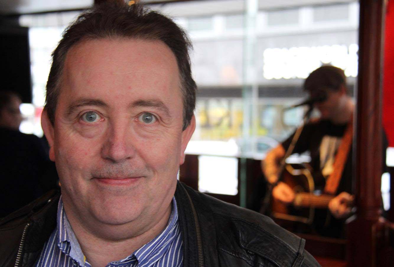 En siste te-dans | Bypatrioten